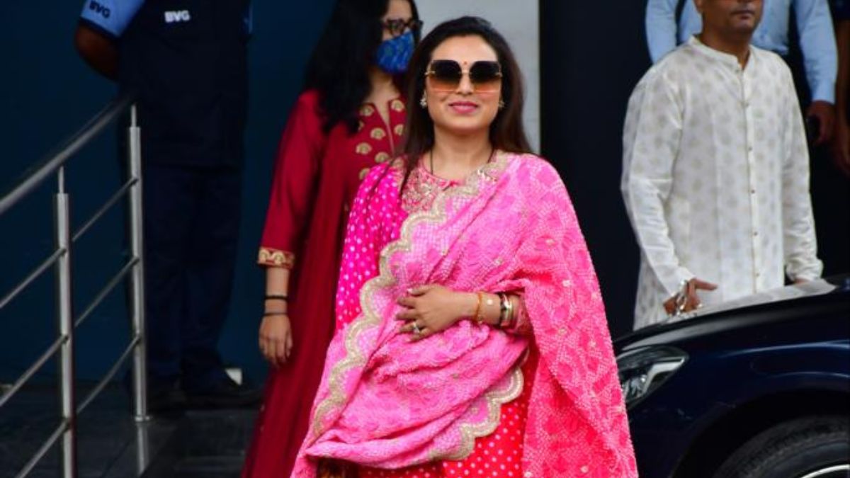 Rani Mukerji Heads To Assam’s Kamakhya Temple In Style To Seek ...