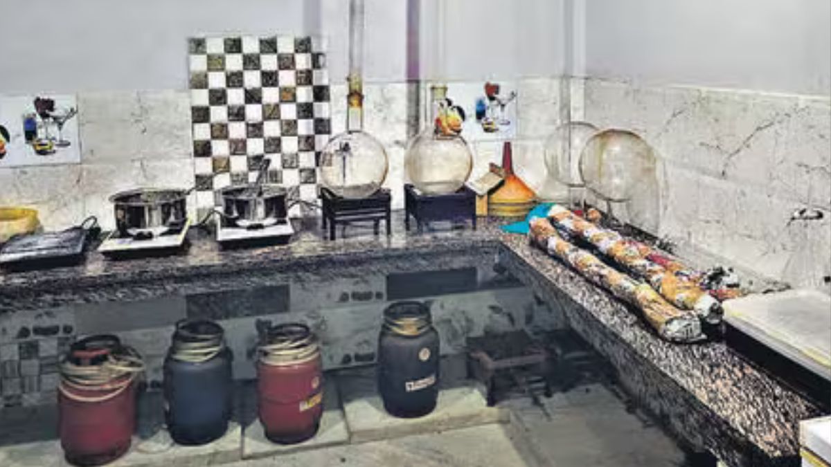 Breaking Bad-Style Meth Lab Busted In Gr Noida, Drugs Worth Rs 200 Cr ...