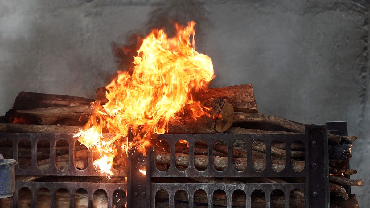 Man Jumps Into Friend’s Funeral Pyre In Uttar Pradesh’s Firozabad, Dies