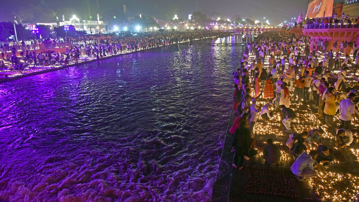 Photos | Ayodhya Celebrates Seventh 'Deepotsav', 22 Lakh Diyas Light Up ...