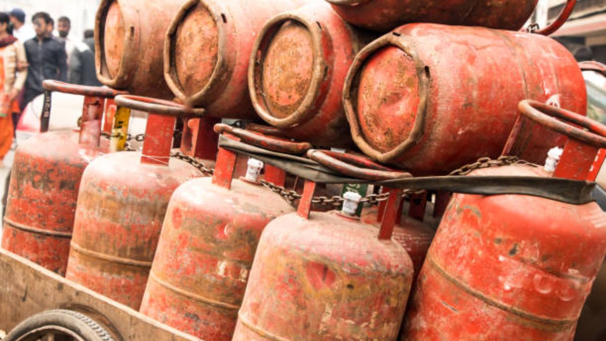 Delhi LPG Cylinder Blast: Five Injured In Fire Accident After Gas ...