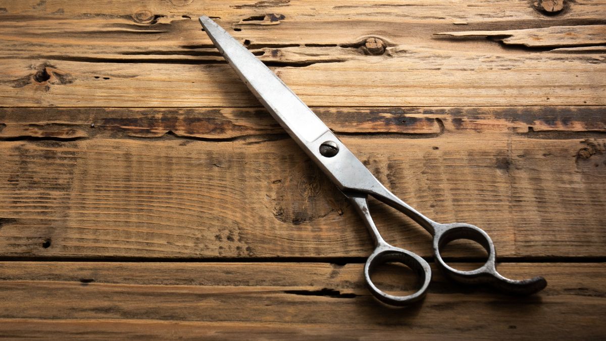 Benefits Of Keeping Scissors Under Your Pillow To Get Rid Of Bad Dreams