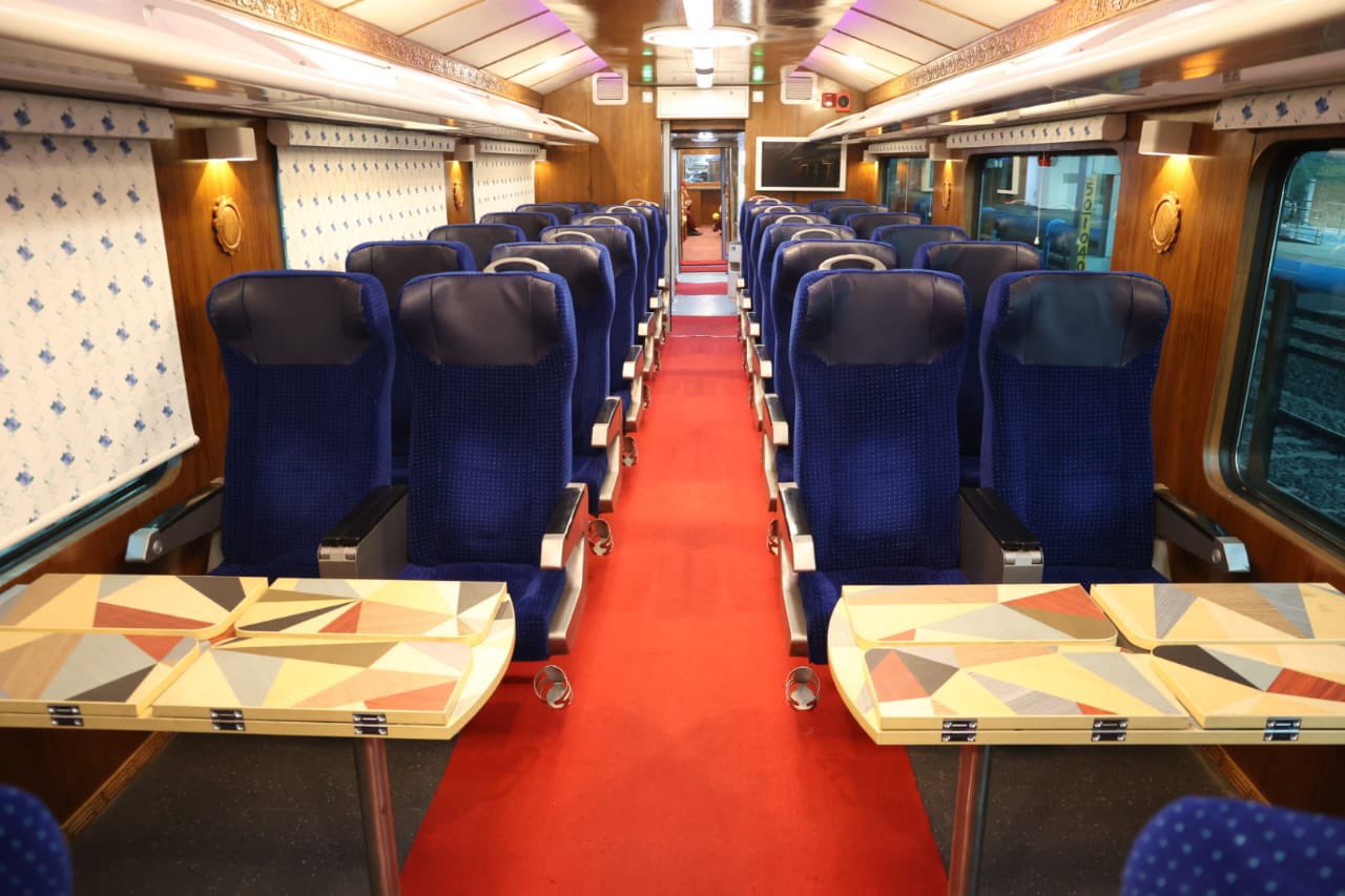 PM Modi Flags Off Heritage Train In Gujarat On Sardar Vallabhbhai Patel ...