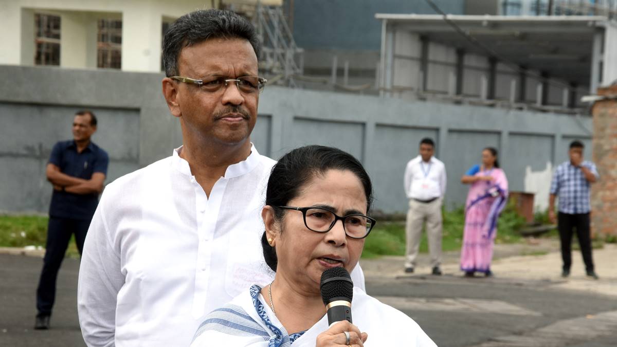 CBI Raids TMC Minister Firhad Hakim's Kolkata Residence In Civic Body Recruitment Scam Case