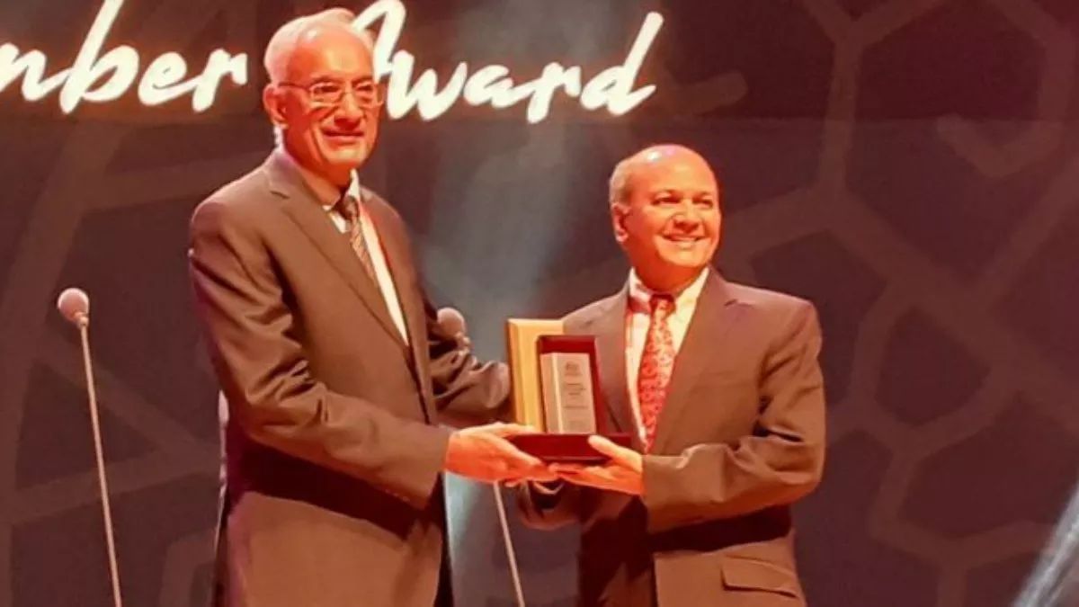 Ramesh Narayan Receives AFAA's Honorary Life Member Award At AdAsia Seoul
