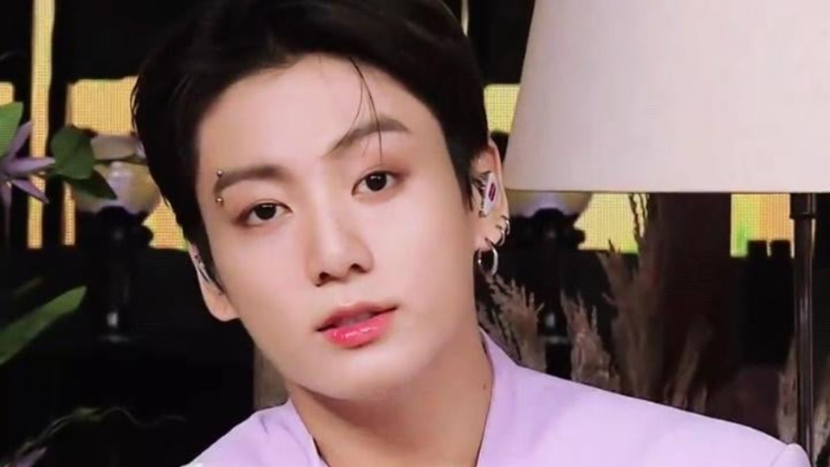 BTS' Jungkook Reveals Sleeping On Wooden Pillow Sleep, Sparks Concerns ...