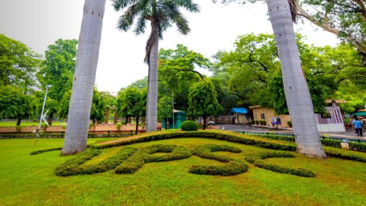 UPSC CSE Mains 2023 Begins Tomorrow; Check Time Table And Guidelines Here UPSC CSE Mains 2023 Begins Tomorrow; Check Time Table And Guidelines Here