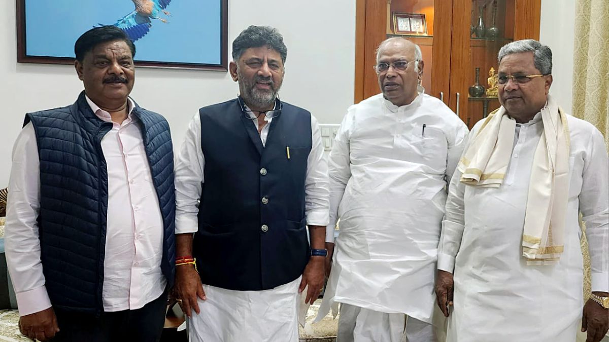 Bjp Jds Leaders Want To Join Congress Party To Take Decision After Cm