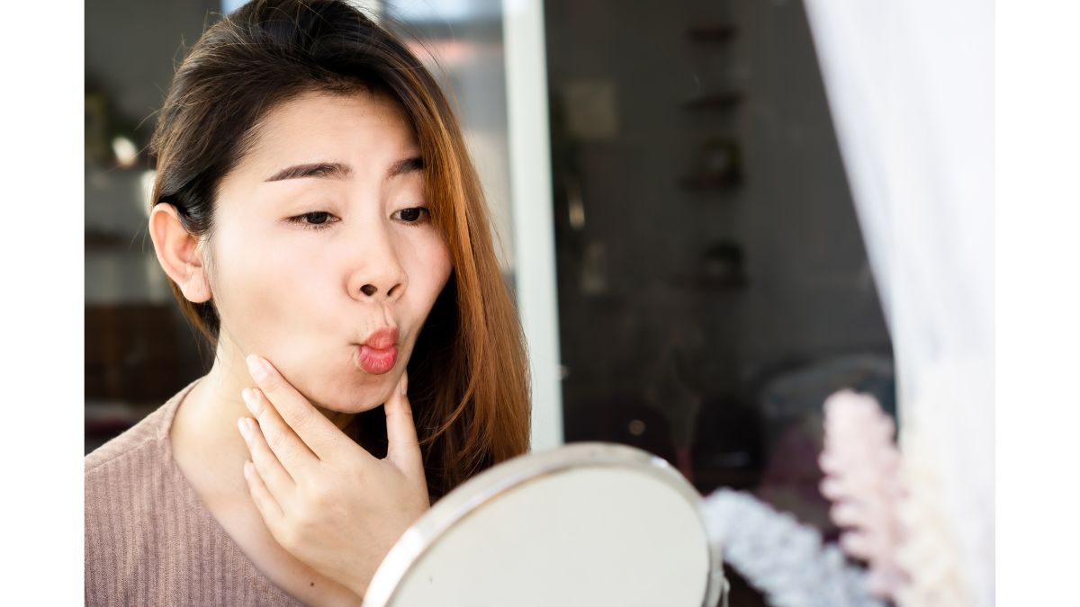 5 Reasons To Include Yoga In Your Regime For Healthy And Glowing Skin ...