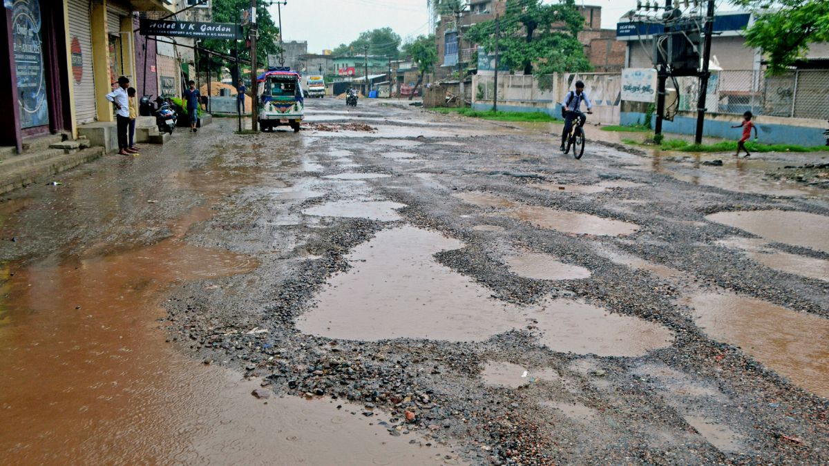 Government Aims to Eliminate Potholes on National Highways by Year-End ...