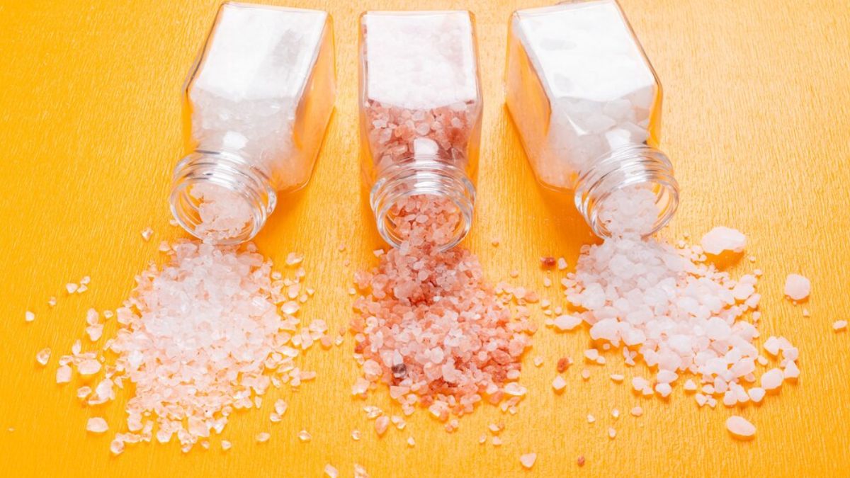 Which Type Of Salt You Must Add Into Your Diet? Pink Salt, Sea Salt Or ...