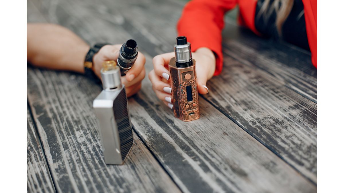 How Vaping Devices And E-Cigarettes Can Pose Serious Health Risks? Know ...