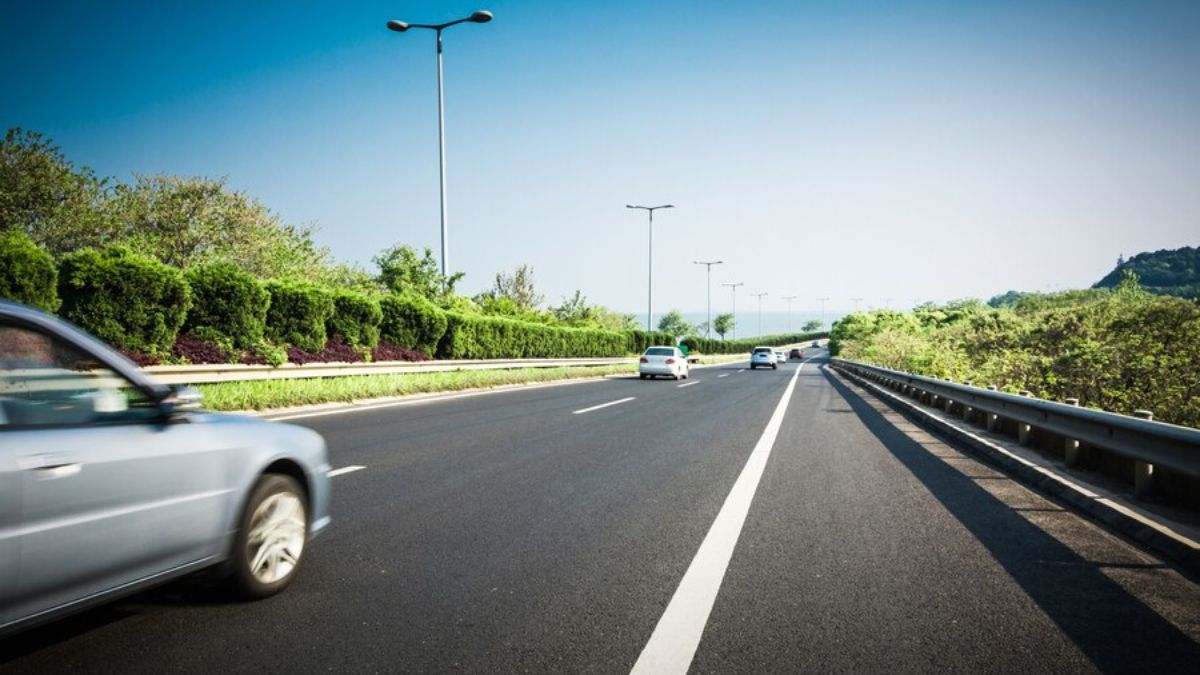 Car Driving Tips: Follow These Things To Make Your Highway Drive Safer ...