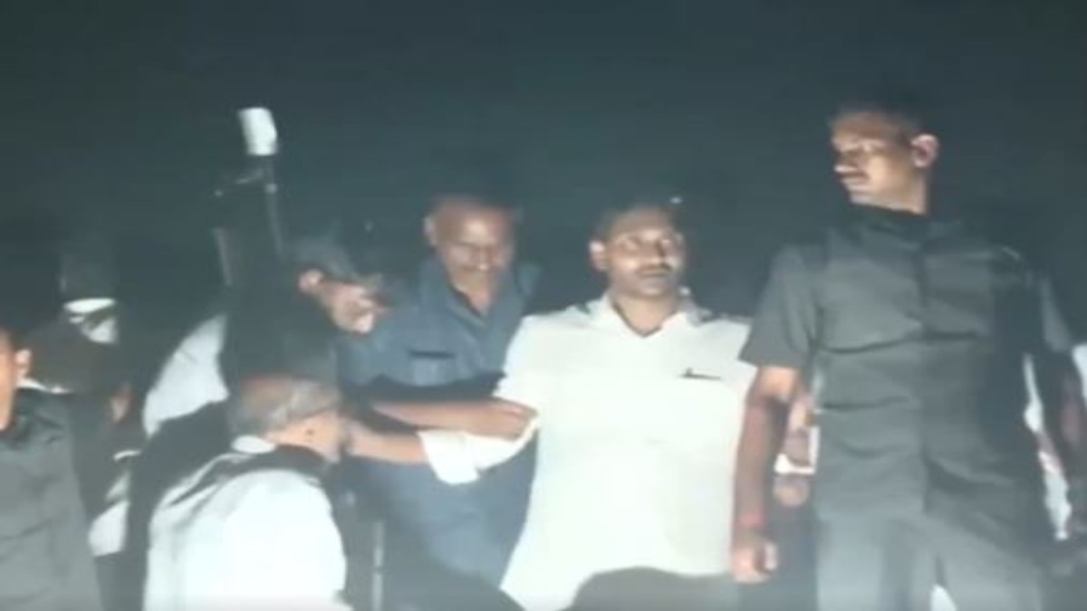 Andhra CM Jagan Mohan Reddy Hit By Stone Ahead Of Lok Sabha Elections ...
