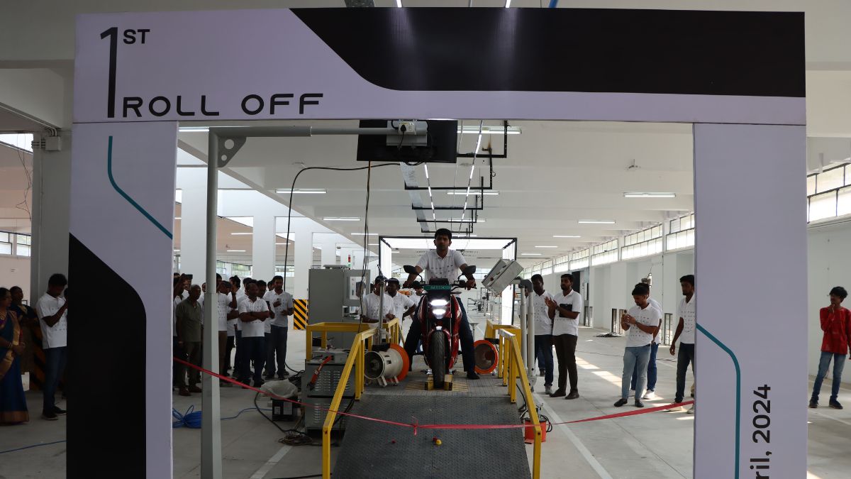 EV Startup Raptee Rolls Out Its First Electric Motorcycle From Chennai ...