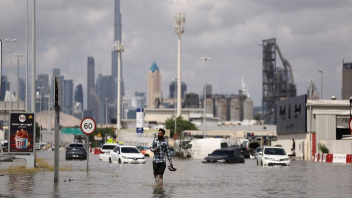 Dubai Rain: Indian Embassy In UAE Issues Fresh Travel Advisory For ...