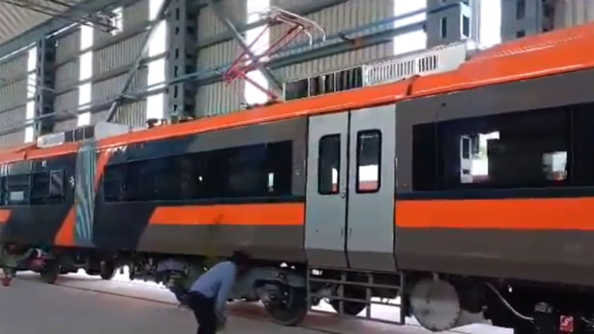 Vande Bharat Metro First Look: Railways To Roll Out Vande Metro Train ...
