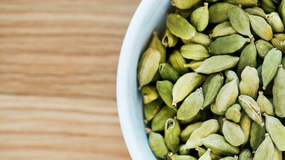 5 Incredible Benefits Of Cardamom For Skin, Hair And Health