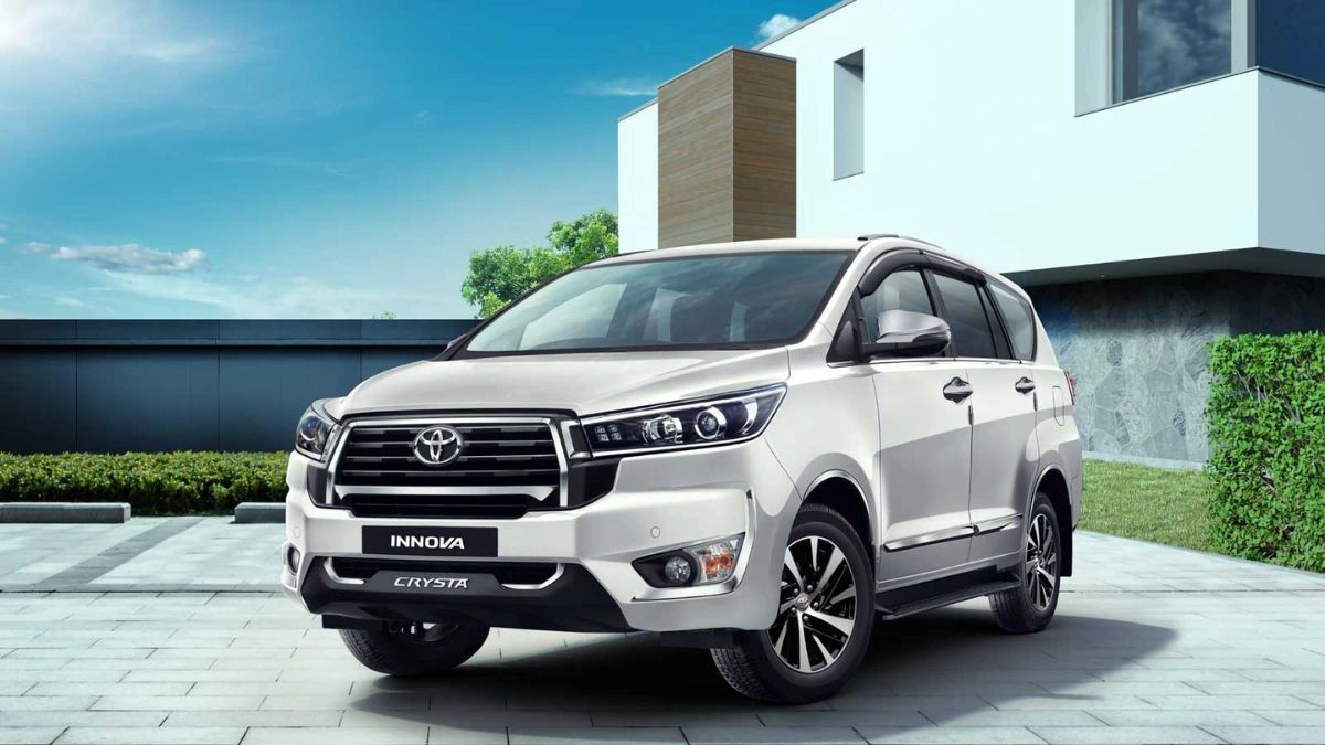 Toyota Innova Hycross, Crysta Waiting Period: You May Have To Wait For ...