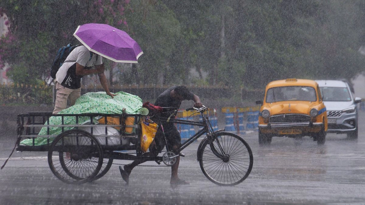 Monsoon To Hit Central India Soon, IMD Issues Heavy Rainfall Forecast ...