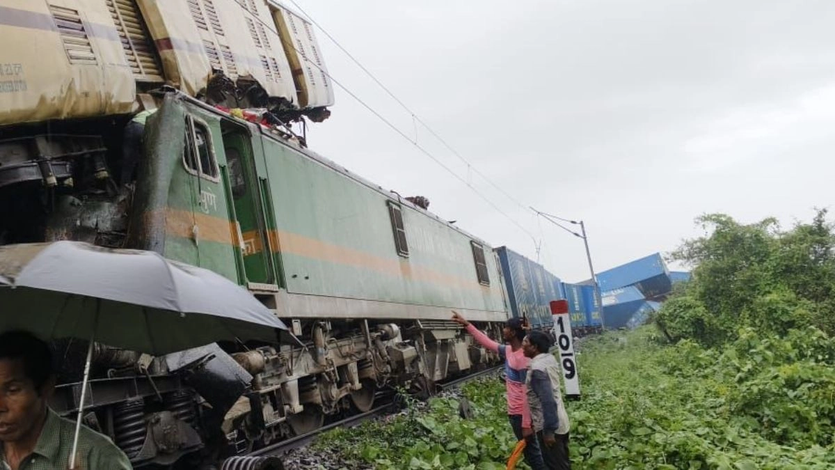 West Bengal Train Accident: 15 Dead After Goods Train Hits Kanchanjunga ...