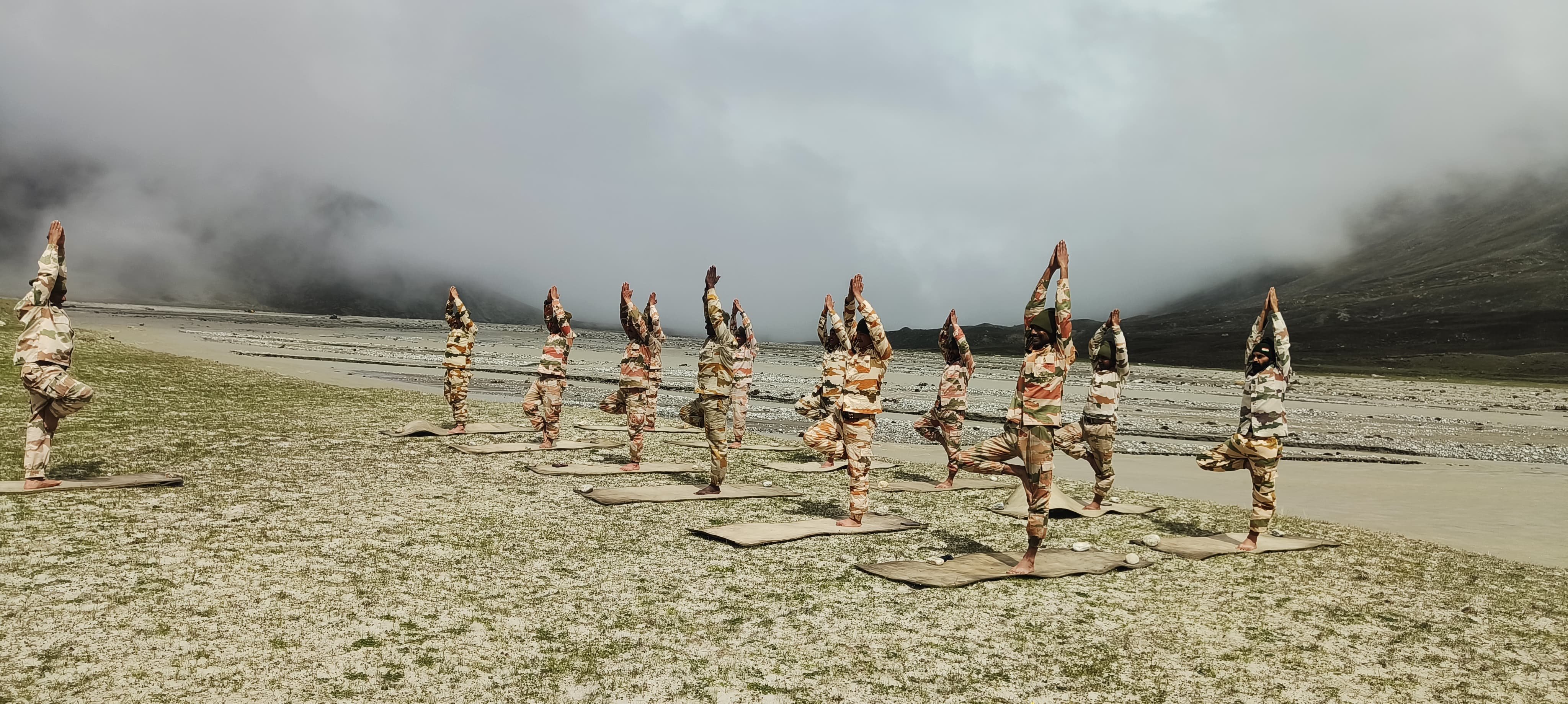 International Yoga Day 2024: Indian Soldiers Showcase Yoga's Power From ...