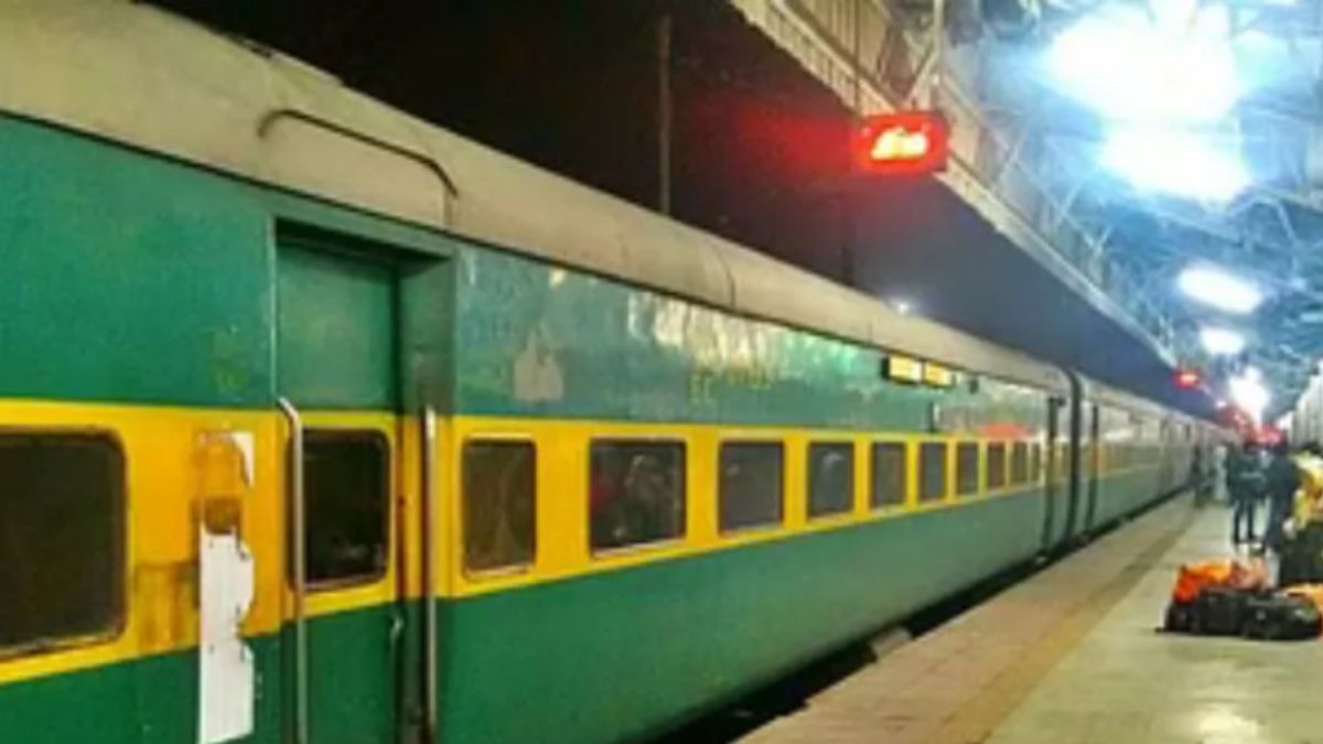 Anand Vihar-Varanasi Garib Rath Express To Get New AC-3 Coaches Using ...
