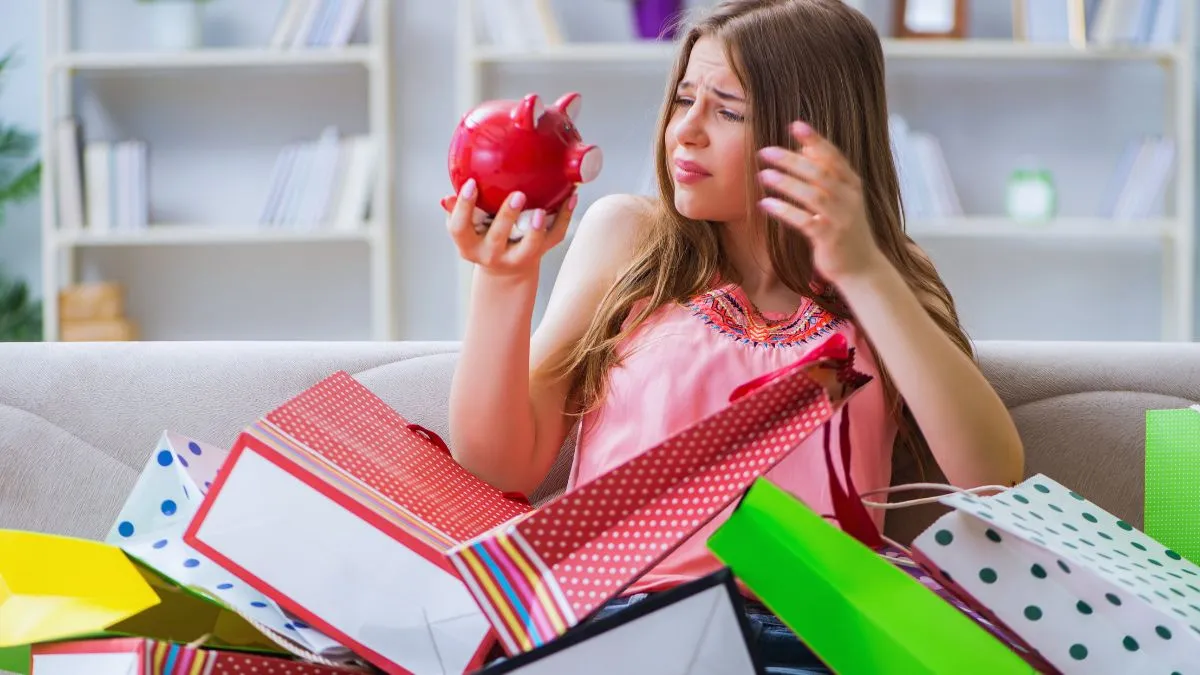 Top 5 Zodiac Signs Known For Excessive Spending and Poor Money Management