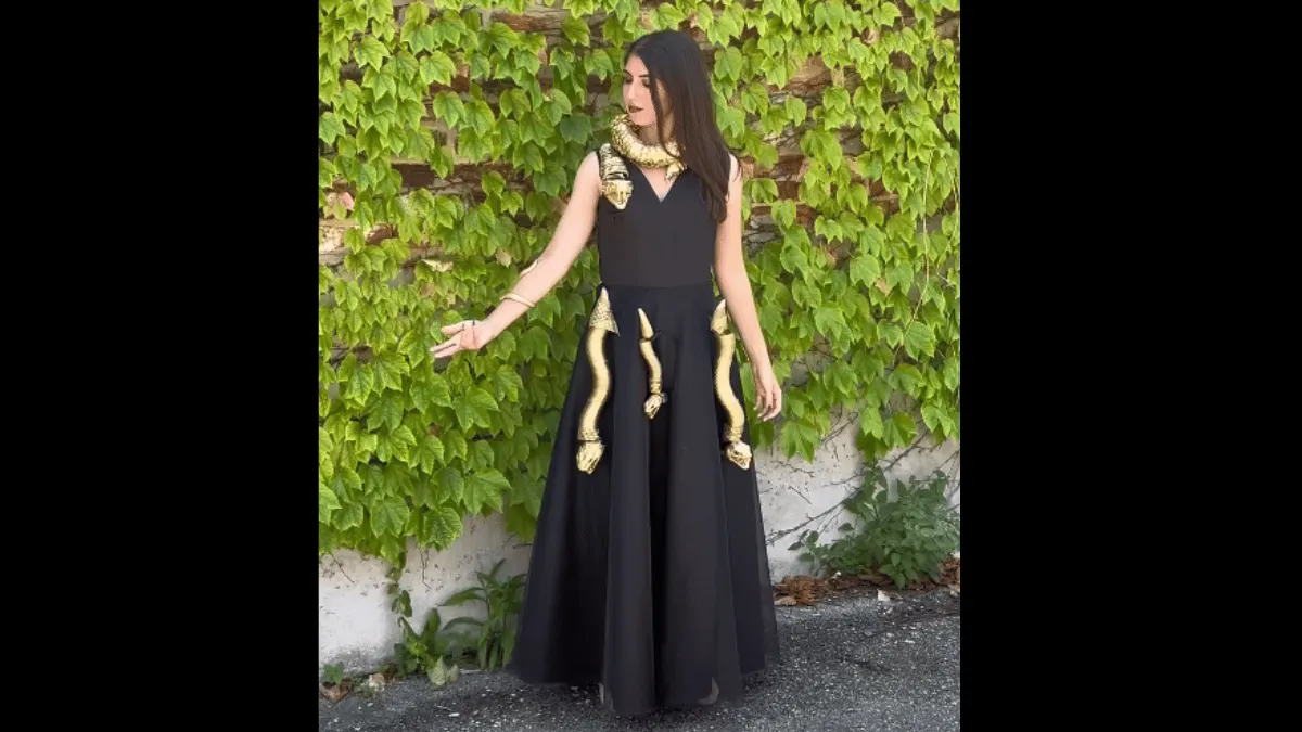 Google Software Engineer Creates ‘World’s First AI Dress’ With Robotic ...