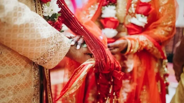 What Is The Significance Of Gathbandhan In Hindu Wedding? Shastras Explain