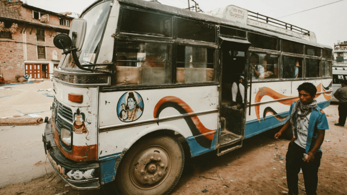 Viral Video: Angry Student Slaps Bus Conductor THRICE After Creating ...