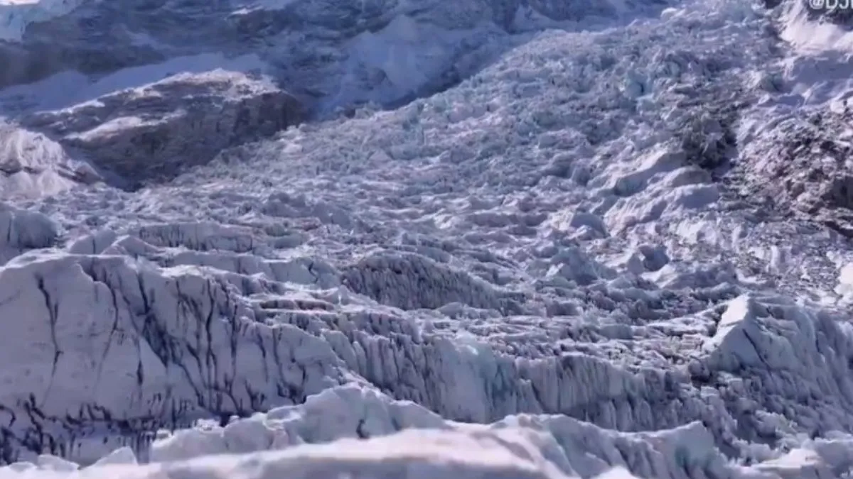 Chinese Drone Captures Breathtaking Footage From Mount Everest Summit ...