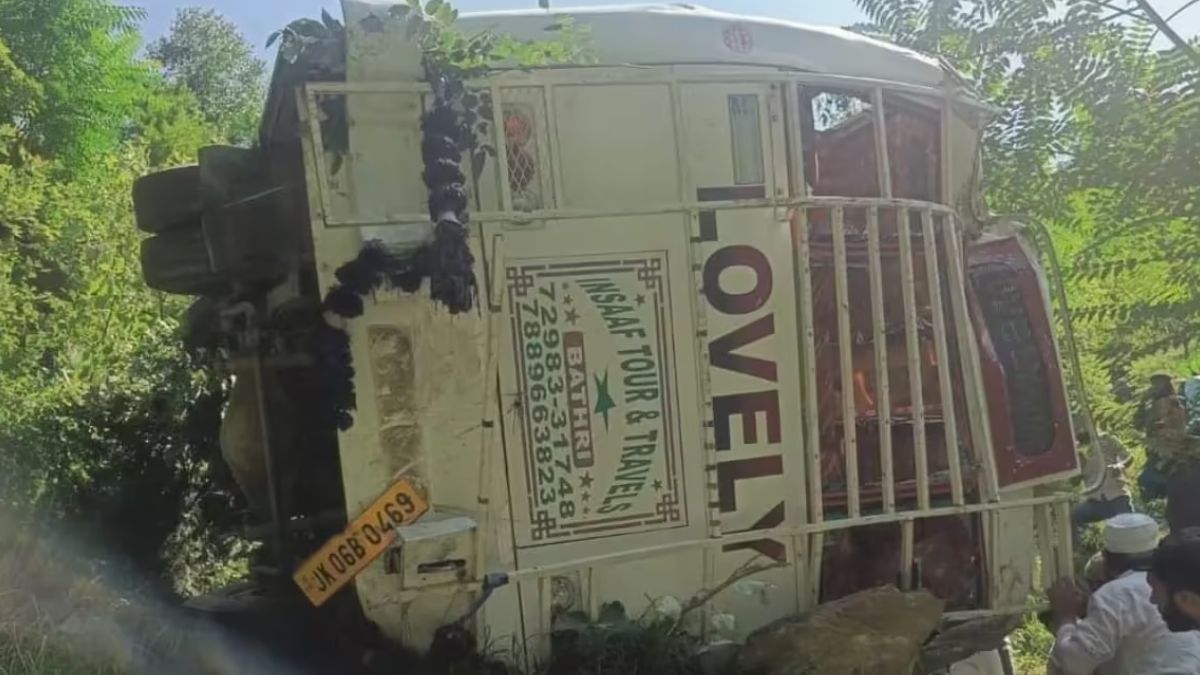 Jammu And Kashmir: Two Dead, Several Injured After Bus Plunges Into 200 ...