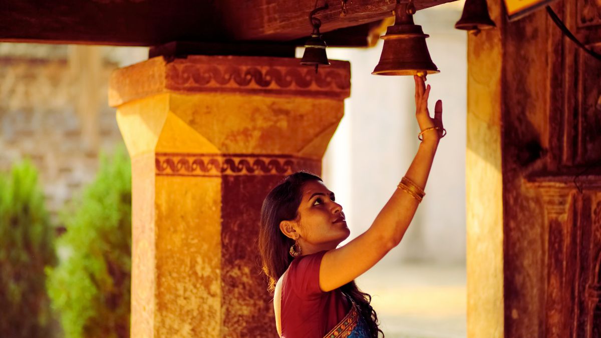 Why You Should NEVER Ring The Bell While Returning From Temple ...