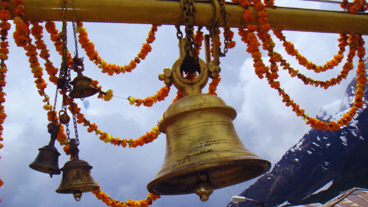 Why You Should NEVER Ring The Bell While Returning From Temple ...