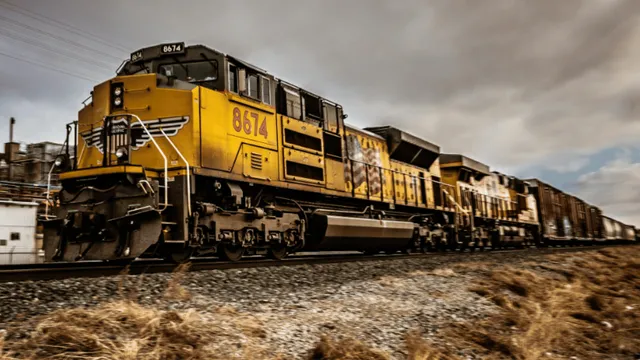 List Of Top 10 Longest Train Routes In India With Distance And Time ...