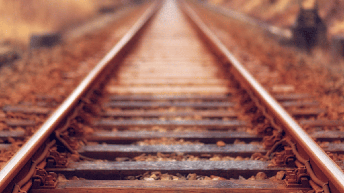 List Of Top 10 Longest Train Routes In India With Distance And Time ...