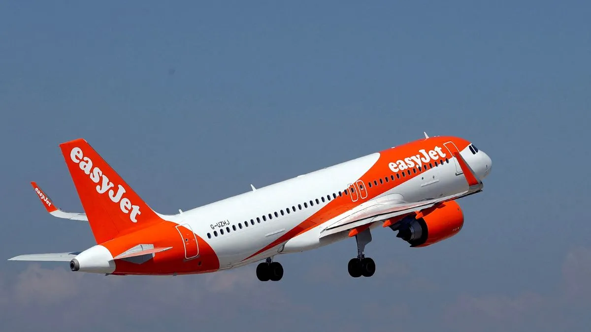 London: Crew Forced To Issue Rare ‘Red Alert’ After Co-Pilot Faints Mid ...