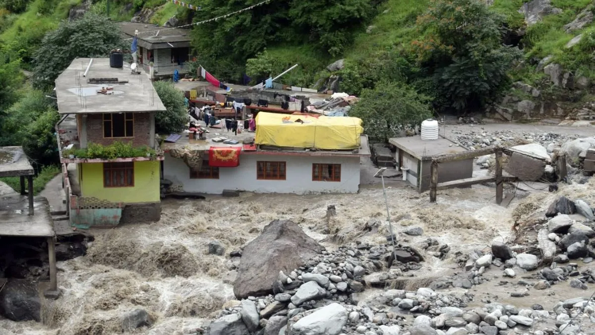 Himachal Rain: At Least 5 Dead And 50 Missing After Cloudburst In State, All Schools Closed In ...