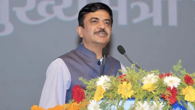 Who Is Sandeep Poundrik: Veteran IAS Officer Appointed As Steel ...