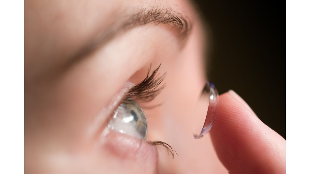 Eyeglasses vs Contact Lenses: Which Is Better Choice? Know Expert Advice