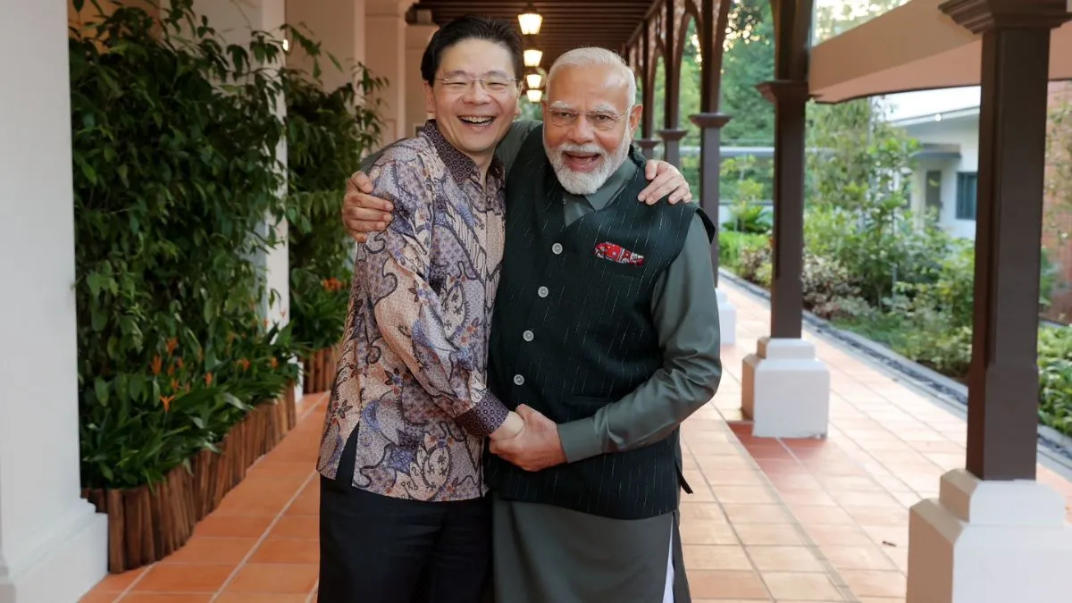 PM Modi Meets With Singapore Counterpart, Says 'Happy To Meet My Friend ...