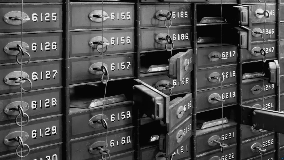How To Get Locker Facility In Bank: Know Process, Types Of Bank Lockers ...