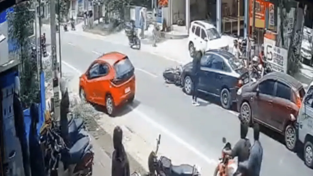 Viral Video: Multiple Cars Try To Take Over Bus, Only To End Up ...
