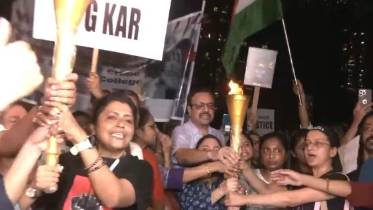 RG Kar Case: Thousands Participate In 42-Km-Long Torch March In Kolkata ...