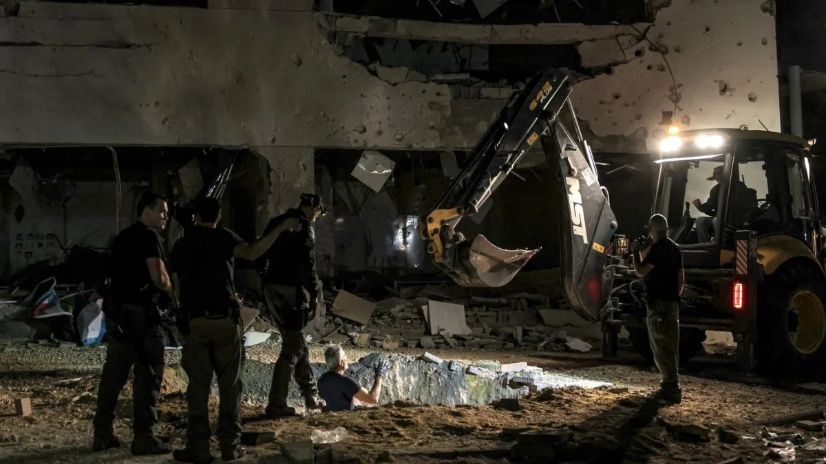 VIDEO: Iran Missile Leaves Huge Crater Near Mossad Headquarters ...