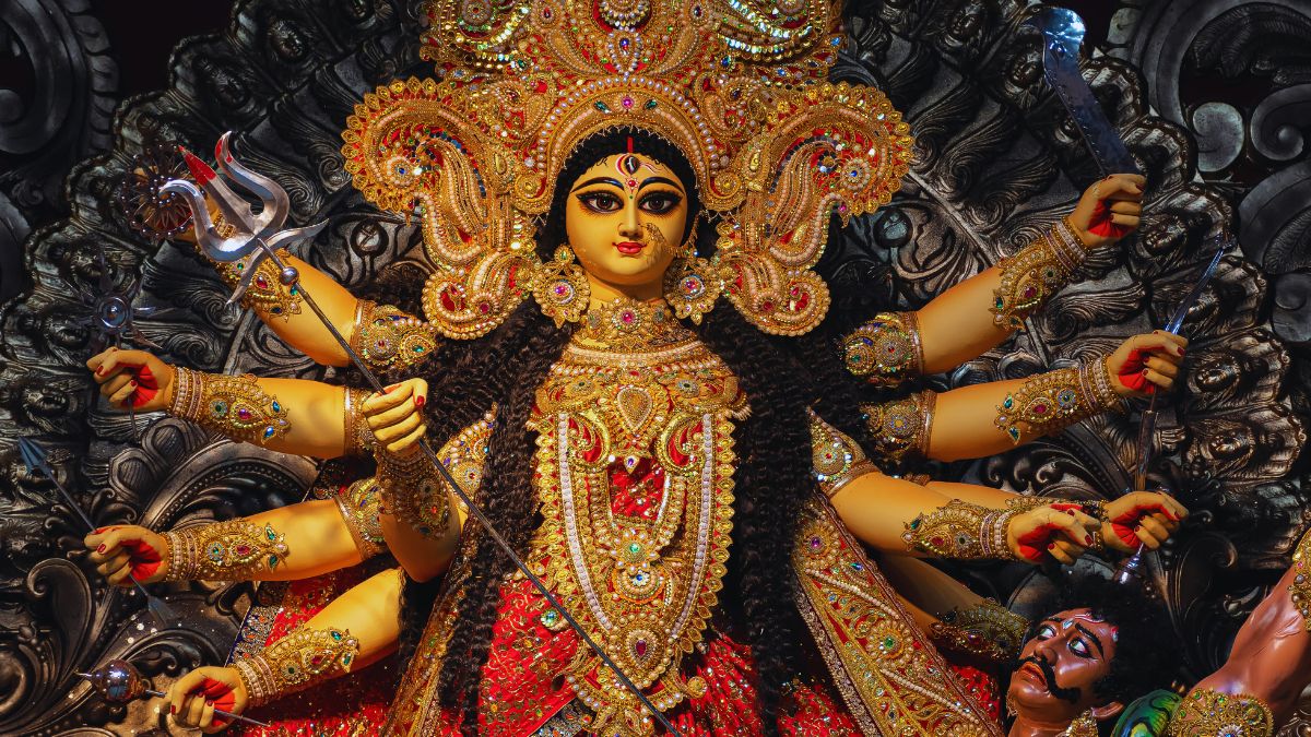 Shardiya Navratri 2024 Kanya Pujan: Gift THESE 7 Lucky Things To Little ...