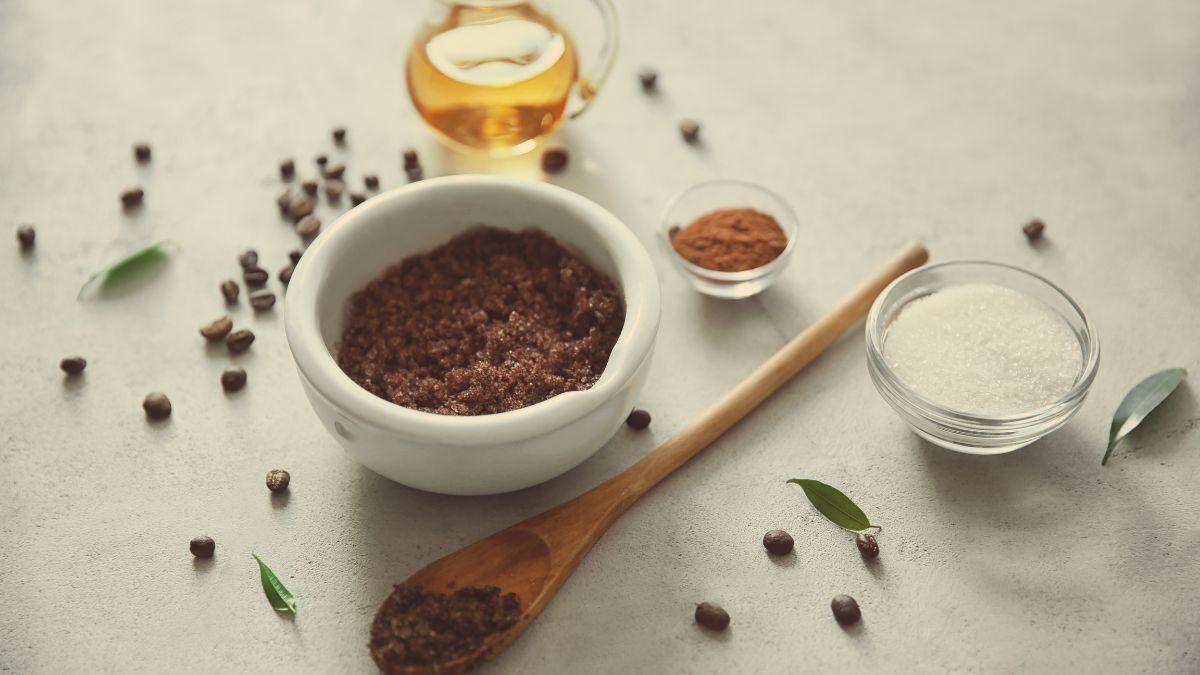 4 Natural DIY Scalp Scrubs For Healthy And Long Hair