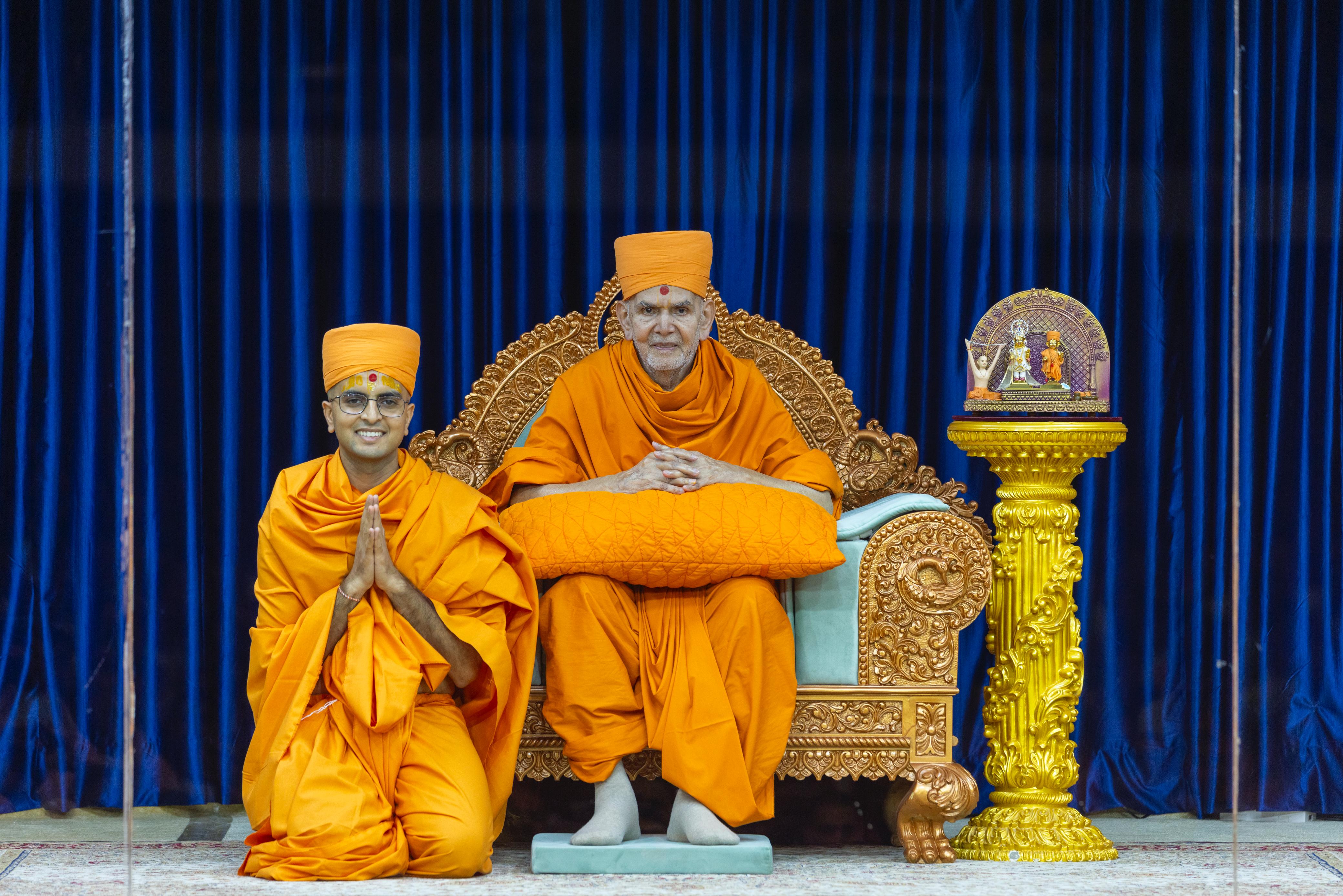 Mahant Swami Maharaj Gives Sant Dikhsa To 37 Educated Youths At BAPS ...