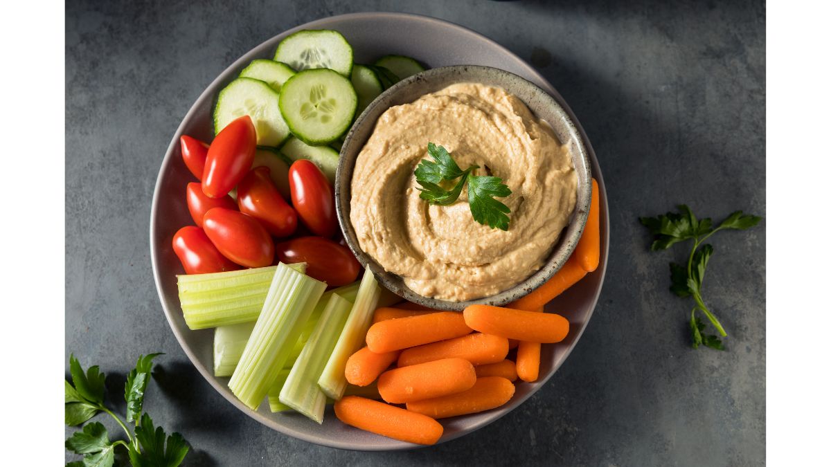 4 Effortless And Healthy Snacks To Pack For Your Office